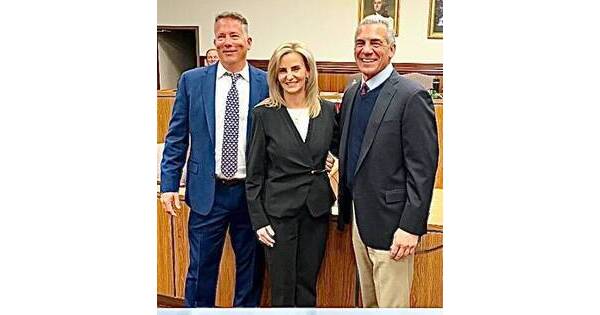 Watchung Borough Council Members Ead and Dahl Sworn in for New Terms ...