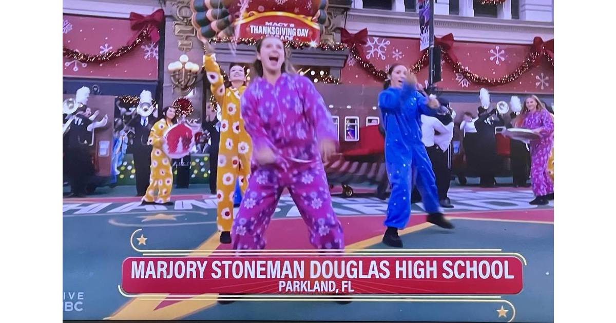 Marjory Stoneman Douglas High School Marching Band Performed at Macy's ...