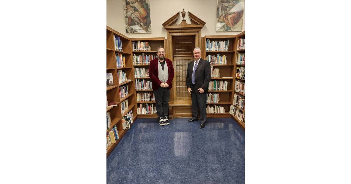 Mayor Jimmy Davis Helps Recognizes National Library Week | Bayonne, NJ ...