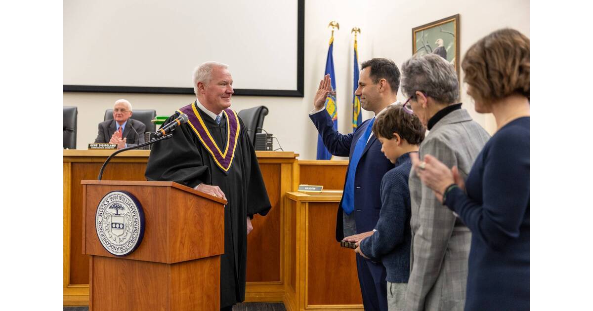 New Officials—Many of Them Democrats—Sworn Into Office Around ...