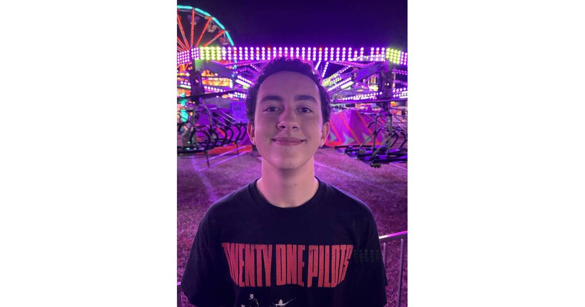 Stoneman Douglas Students Share Joy, Nostalgia at Family Fun Fest in ...