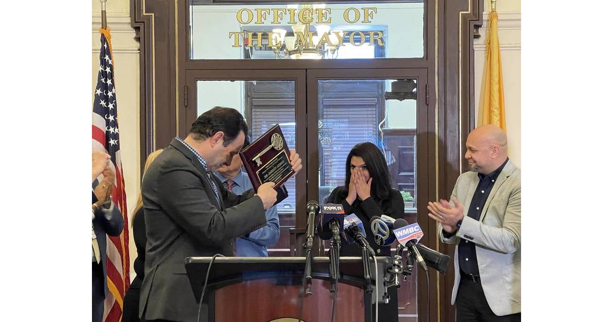 Dr. Jabeen Ahmed of Sheefa Pharmacy Receives Key to the City | Paterson ...