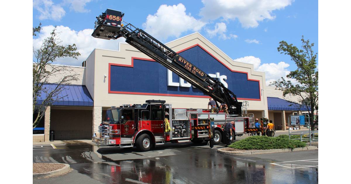 Fire Crews Fight Mid-Day Roof Fire at Piscataway Lowe's | Piscataway ...