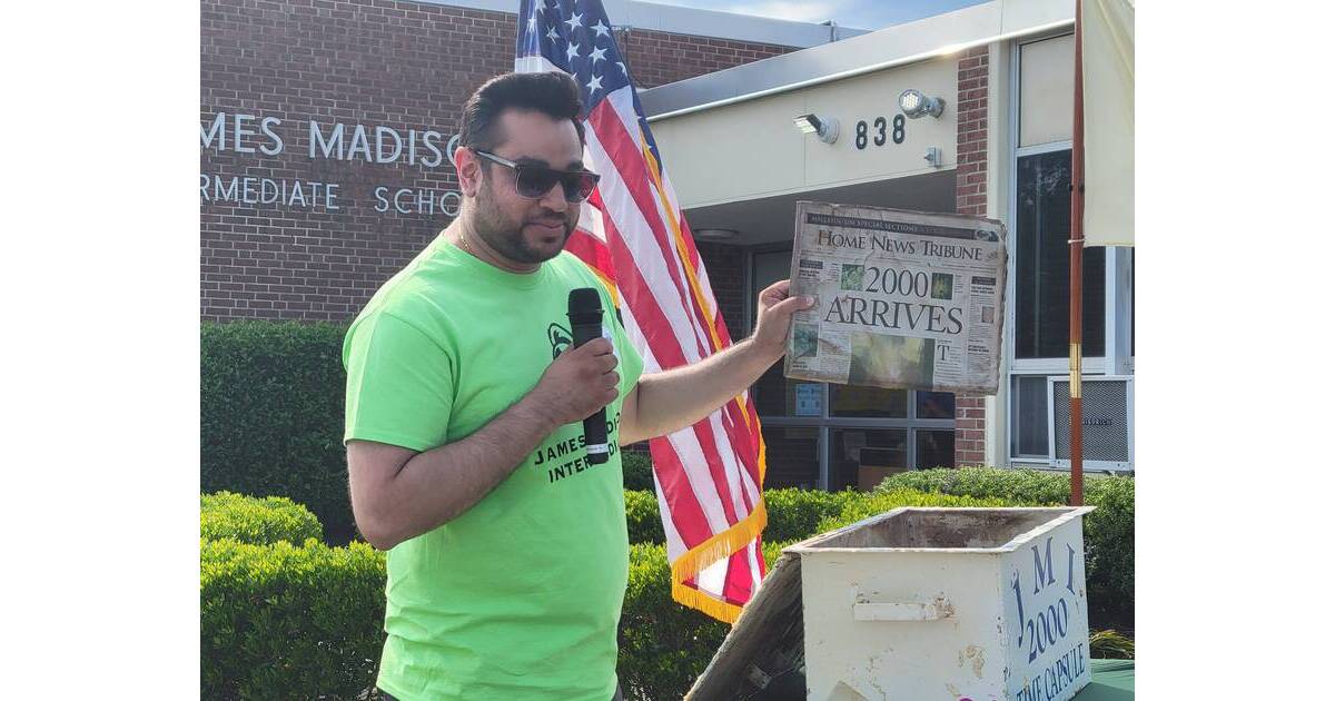Mayor Joshi Opens 25 Year Old Time Capsule at James Madison ...
