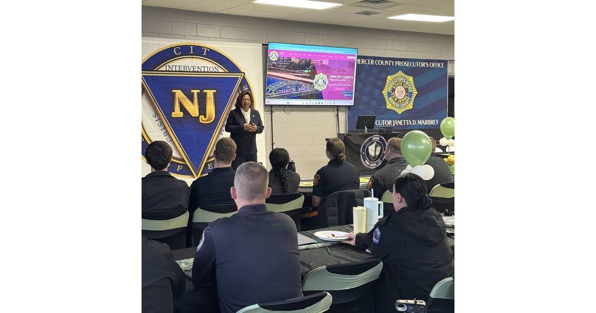 East Windsor, Hightstown Police Officers Graduate from Mercer County ...