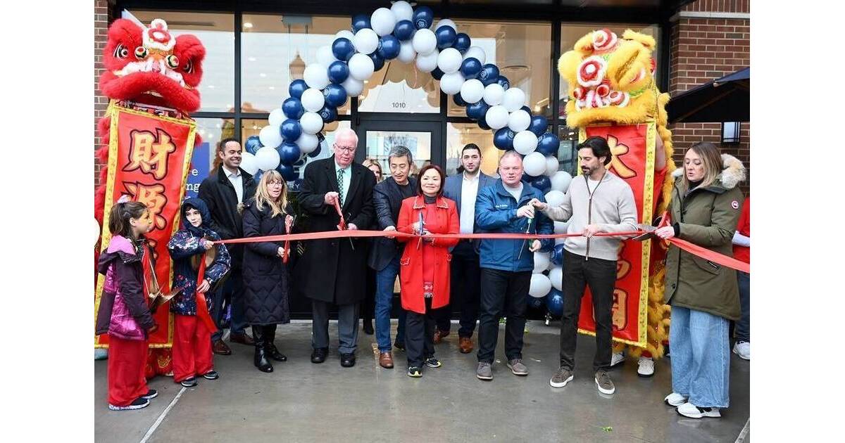 Paris Baguette Opens at Woodbridge’s Cloverleaf Shopping Center ...