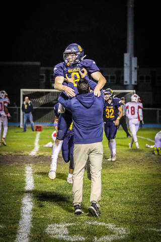 Varsity Football: Victory for Brearley Bears | TAPinto