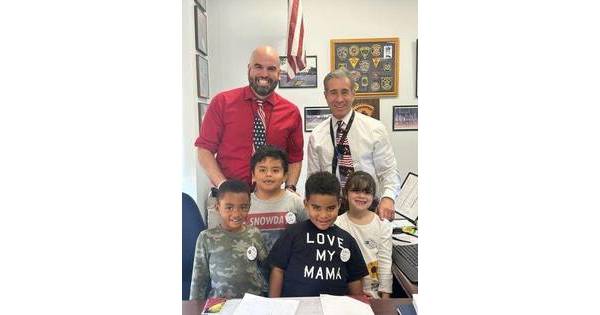 Grover Cleveland Elementary School Kindergartners Read to the Principal ...
