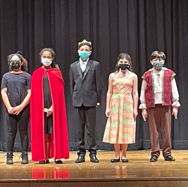 Memorial Middle School Drama Club Welcomes Back In person Theater With Memorial Middle School Drama Club Welcomes Back In person Theater With