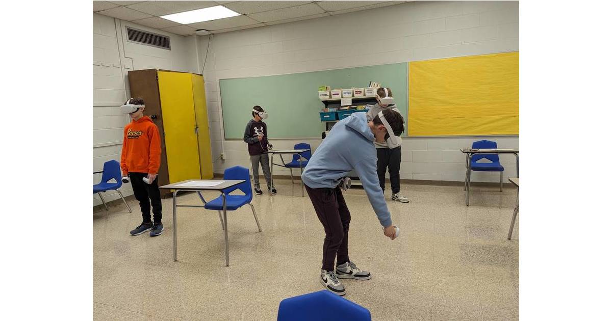 Virtual Reality Enhances Learning at Warren Middle School | Warren, NJ ...