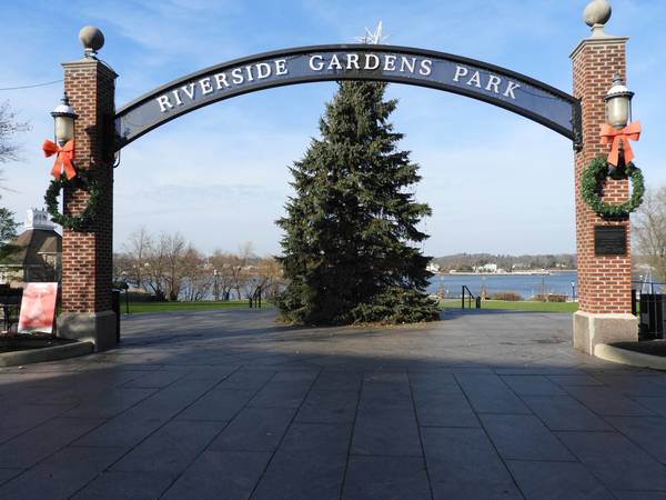 Red Bank RiverCenter in Search of the Perfect Christmas Tree for the ...
