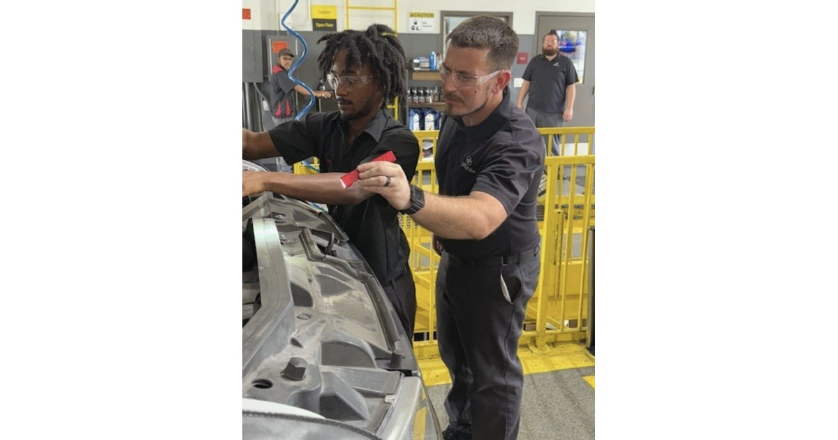 Eric Hartlen Named Jiffy Lube International Store Manager of the Year ...