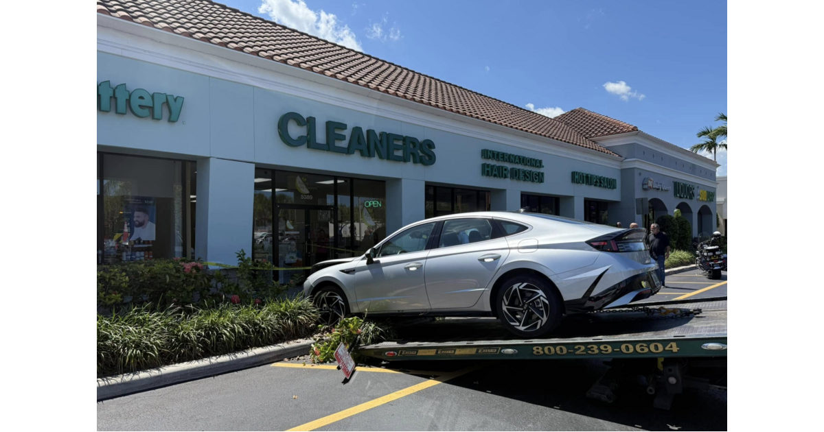 Car Crashed Into Support Column at Winston Park Plaza in Coconut Creek ...
