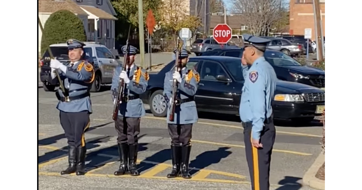 Lieutenant Robert Lopez Completes Final Tour of Duty After 26 Years ...