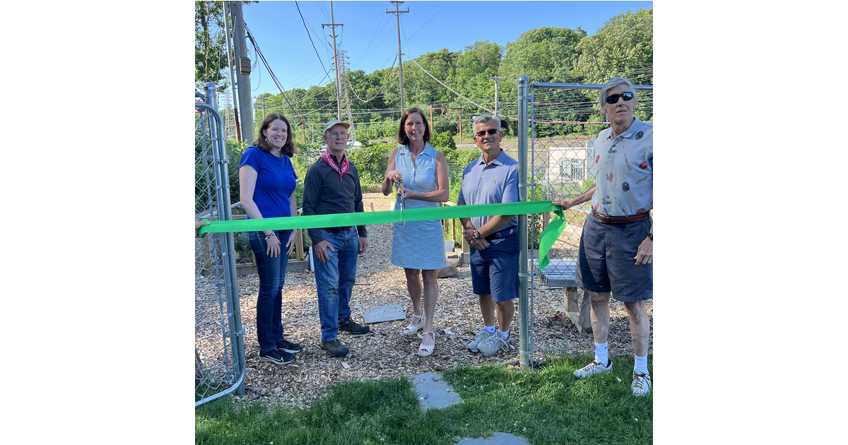 Summit Mayor Opens New Monarch Butterfly Garden at Summit Park Line ...