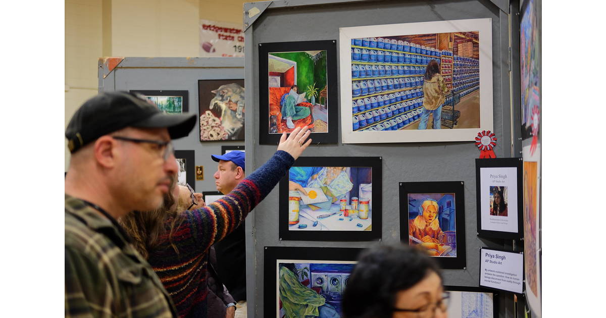 Students, Parents, Teachers Enjoy Stunning Visual Art Exhibit ...