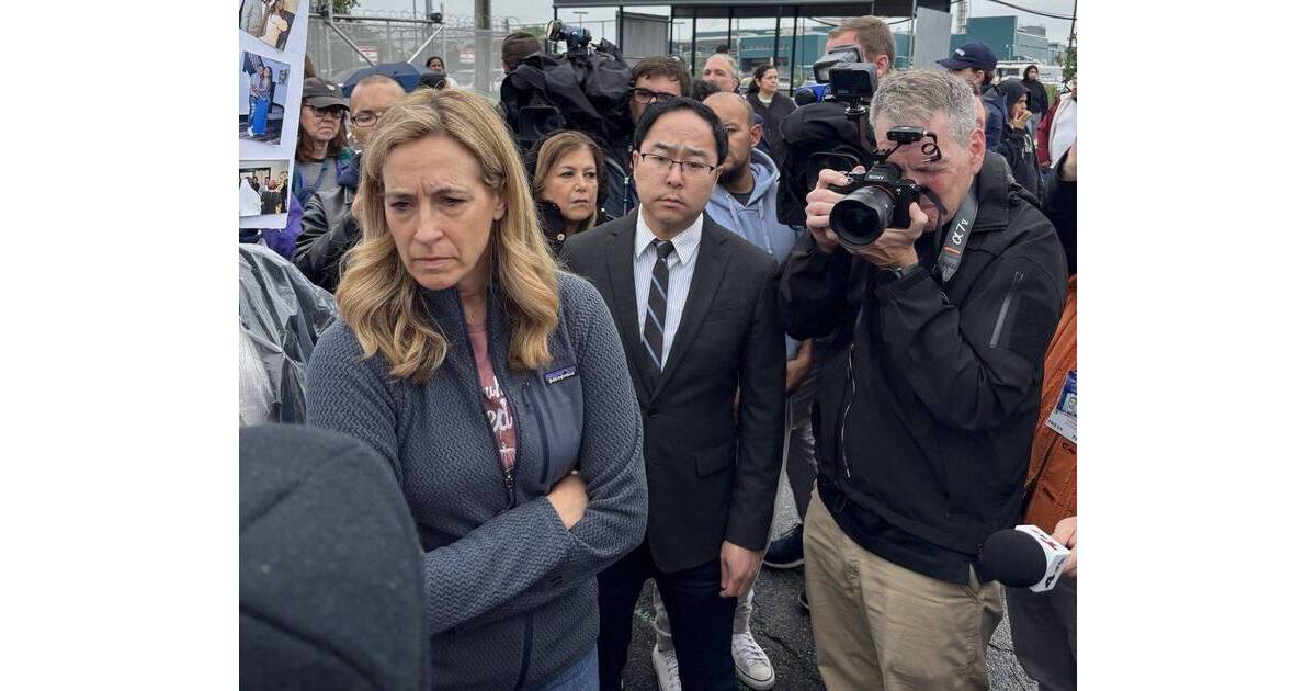 NJ Governor Denied Access to Newark Immigrant Detention Center Amid ...