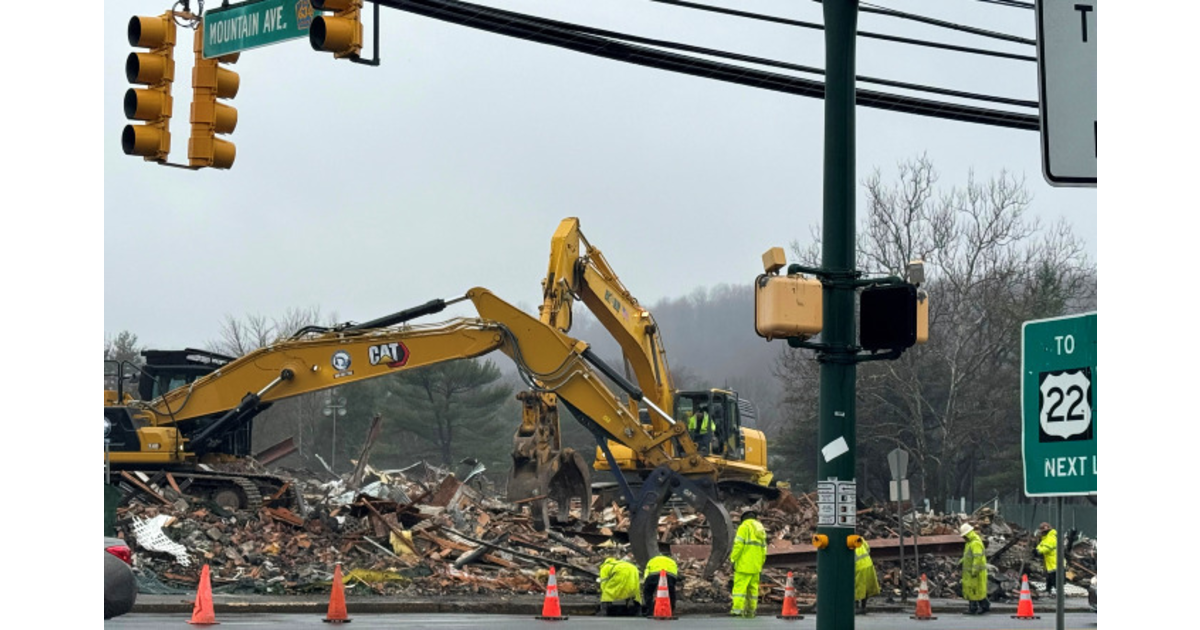 Demolition of the Iconic Snuffy's Pantagis Renaissance Building in ...