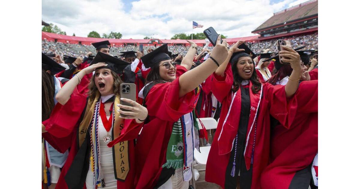 Peter Seligmann Encourages Rutgers Class of 2025 to Listen, Challenge ...