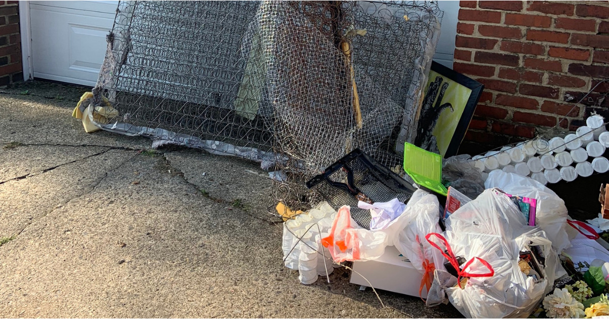 It's Another Civil War on Trash in P'Burg—The Rule Followers vs. The ...