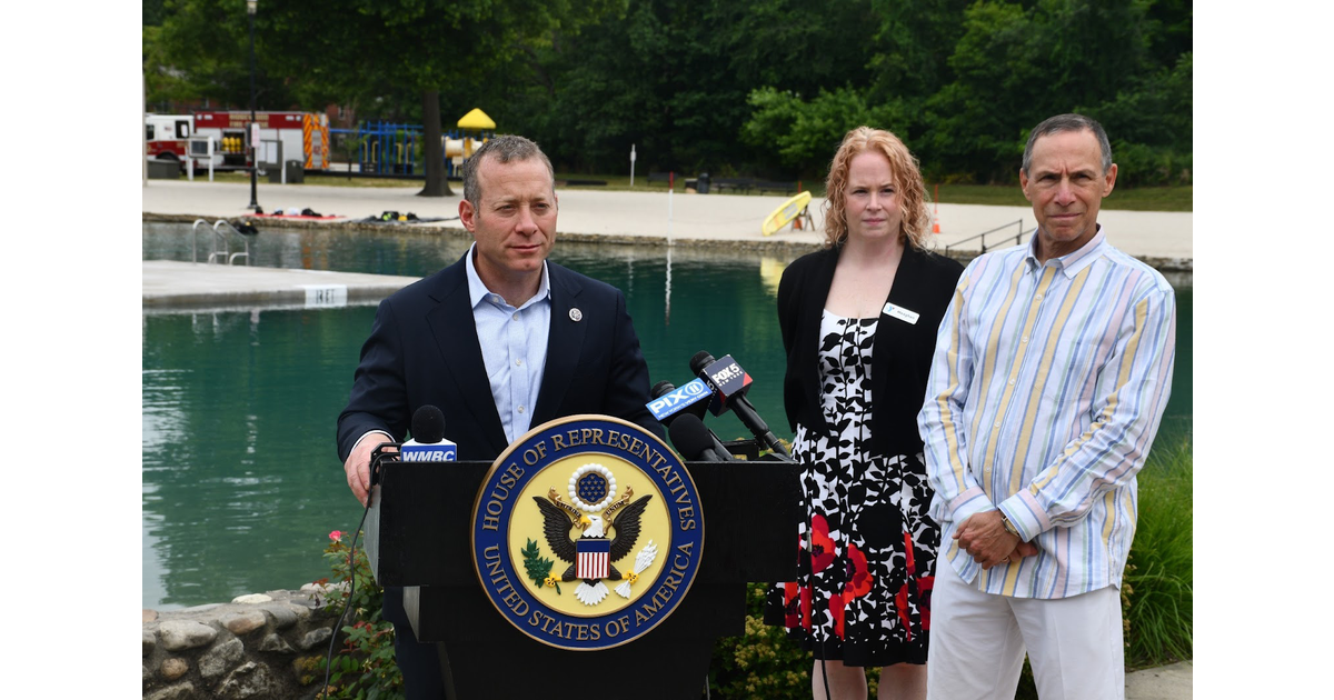 Gottheimer Advocates for Safety with a Splash this Summer at Graydon ...