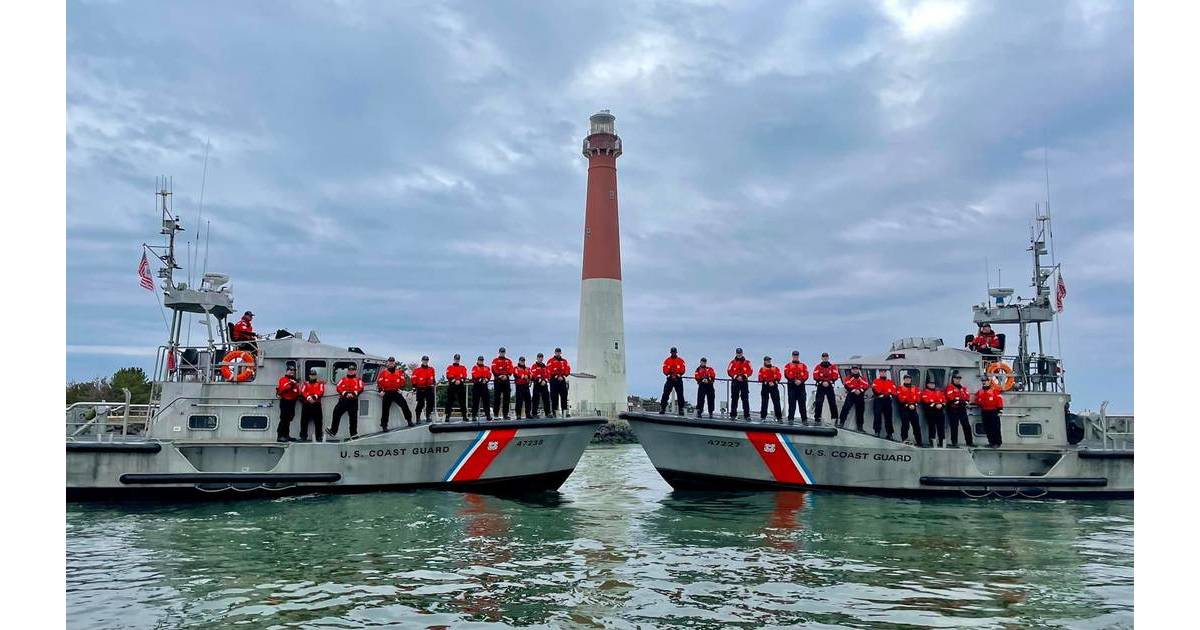 Coast Guard Rescues 4 people, dog from Sinking Boat in the Barnegat Bay ...