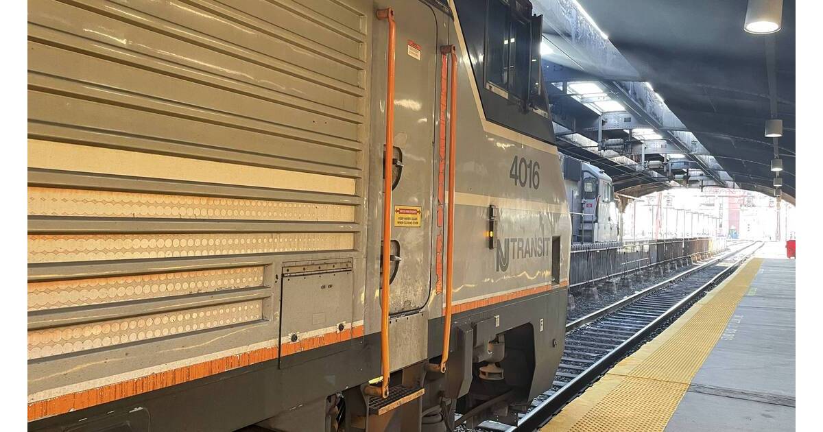 📣NJ Transit Trains to Roll Again Tuesday as Strike Comes to a Close ...