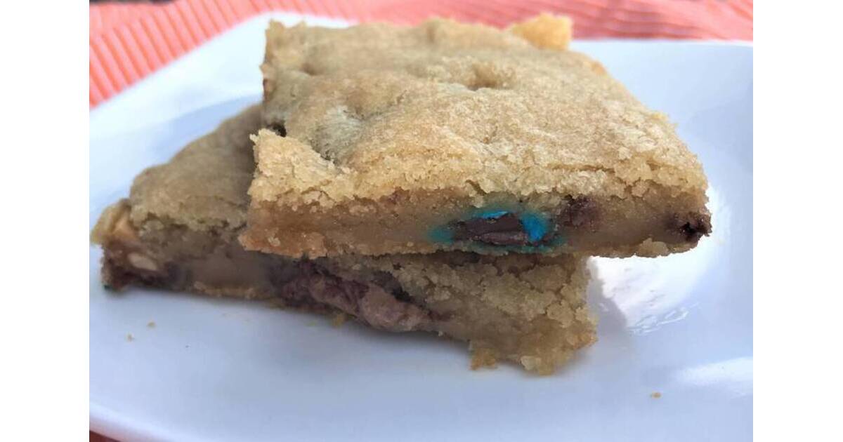Got Candy? Make Our One-Bowl Halloween Candy Cookie Bars | Summit, NJ ...