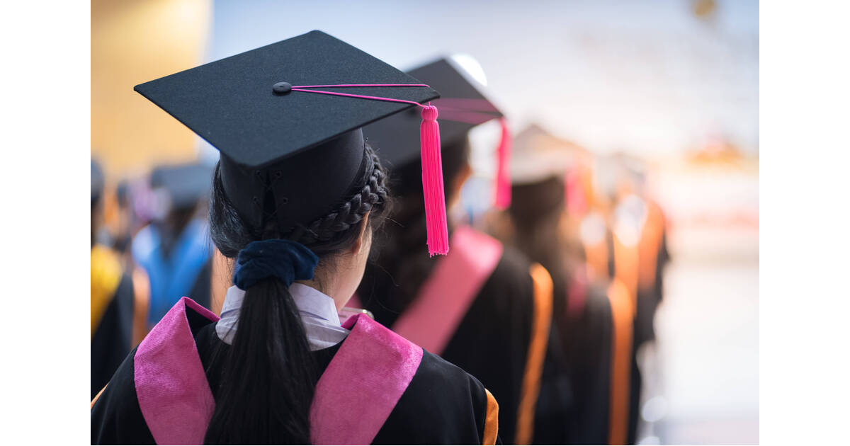 Chatham Residents Agostinelli, Gritz, Drum, Wan Earn Degrees, Others ...