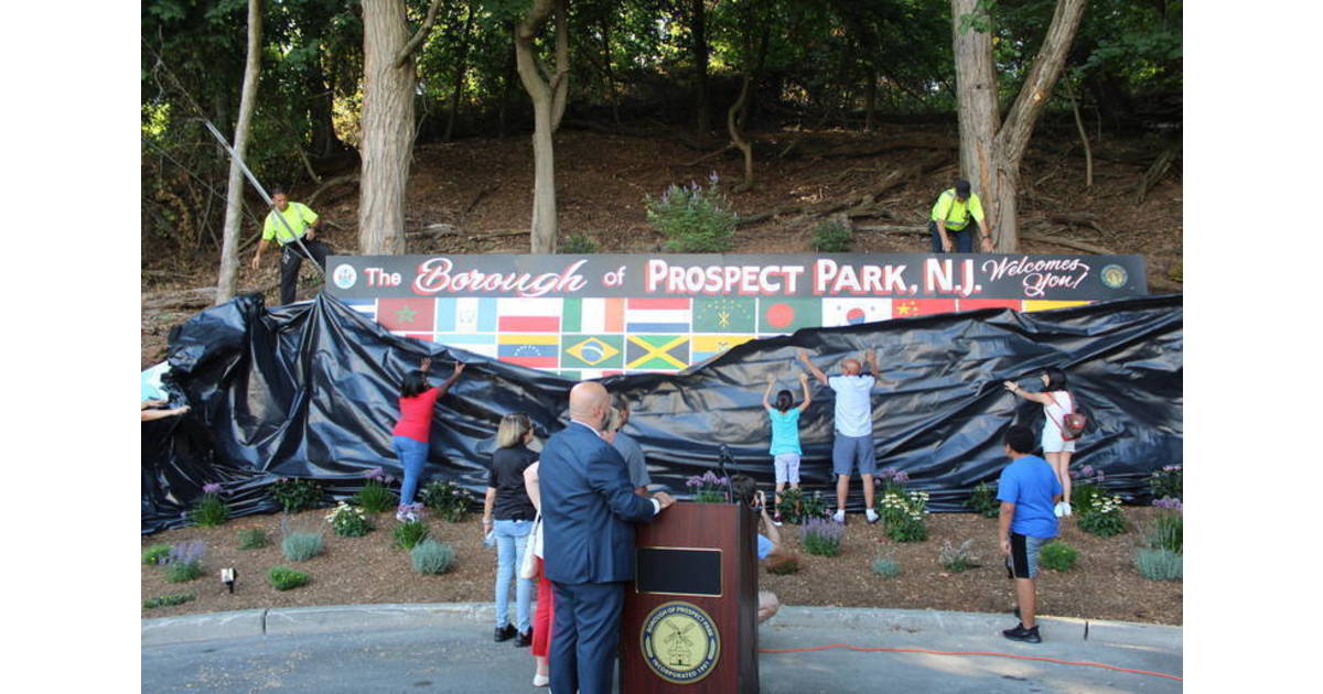 Once a Plain Retaining Wall, Unveiled Prospect Park Mural Celebrates ...