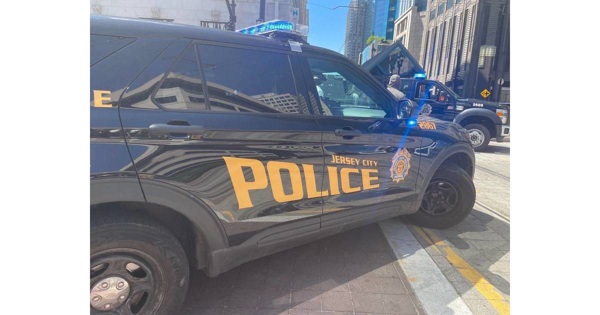Jersey City Honors Decorated Cop on Retirement | Jersey City, NJ News ...